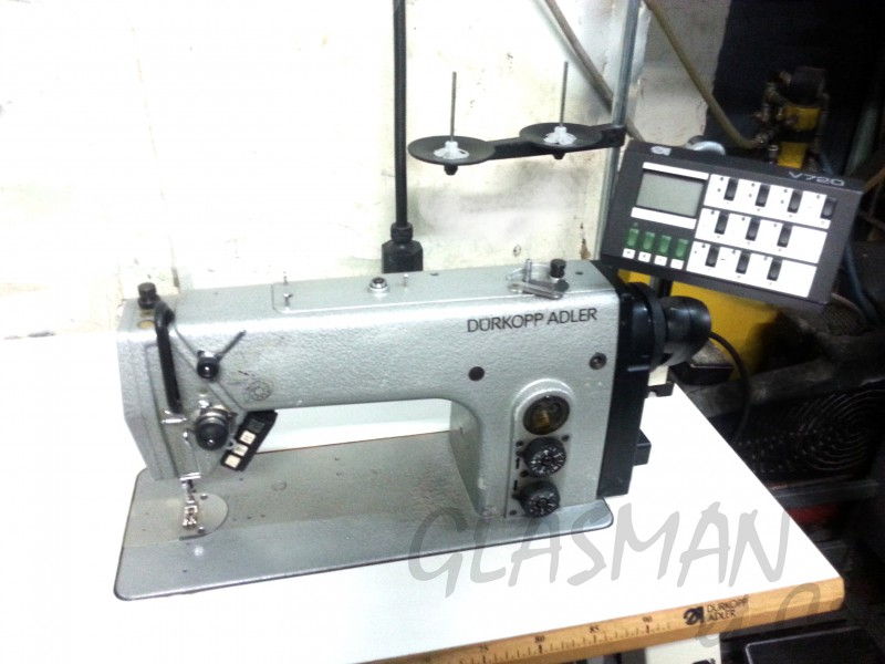 Machine à coudre industrielle DURKOPP ADLER 271 avec coupe fils