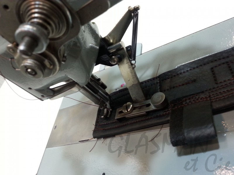 Machine à coudre industrielle triple entrainement, bras canon ADLER 67-73