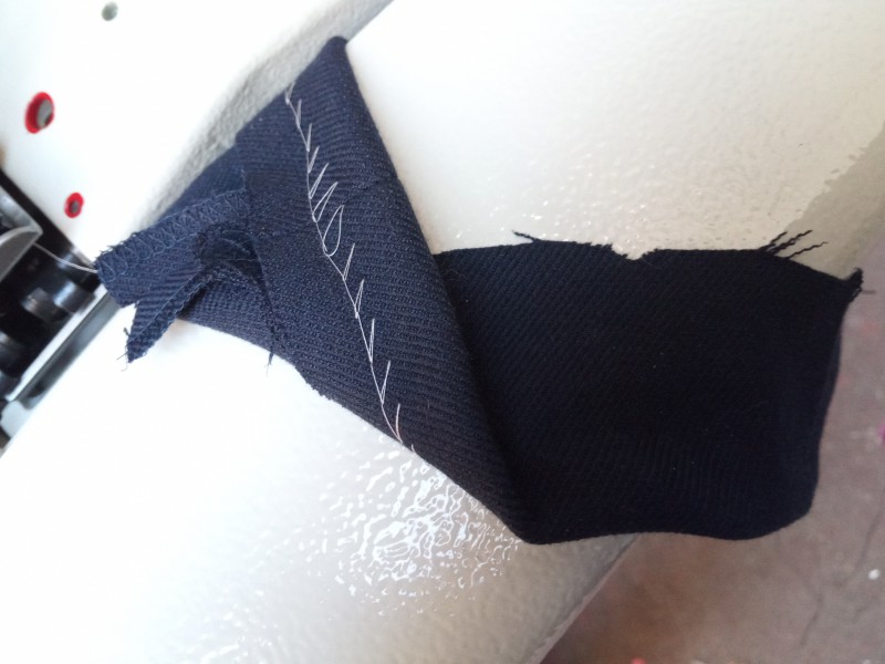 Ourleuse industrielle points invisible TEXI ACCURA PREMIUM