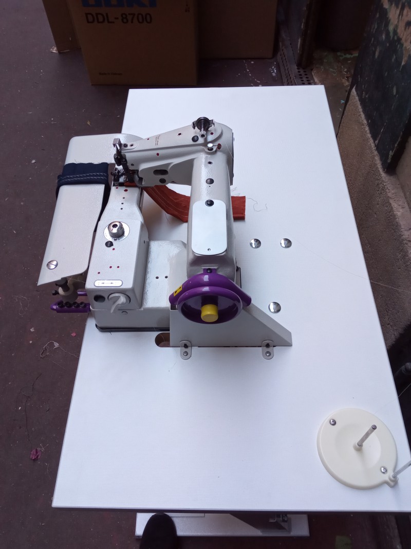 Ourleuse industrielle points invisible TEXI ACCURA PREMIUM