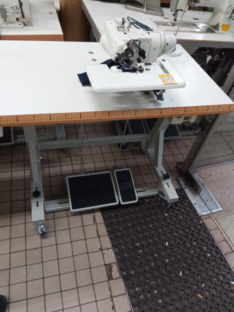Ourleuse industrielle point invisible MAIER-UNITAS 221